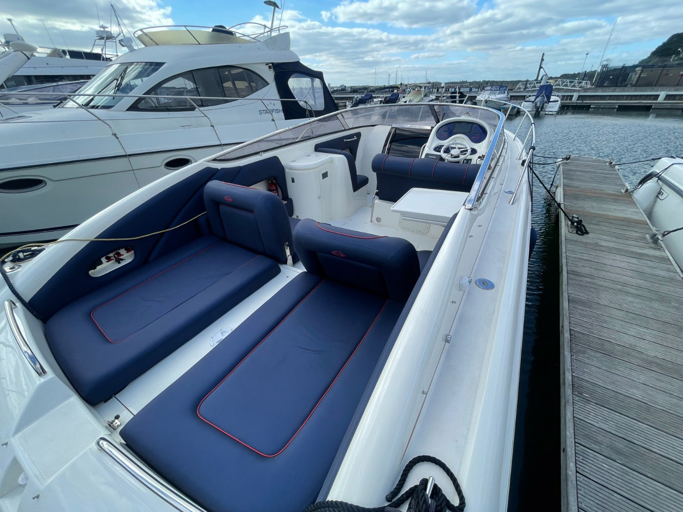 Sunseeker Hawk 31 | Blue Lagoon Marine | Used Boat Sales | Poole