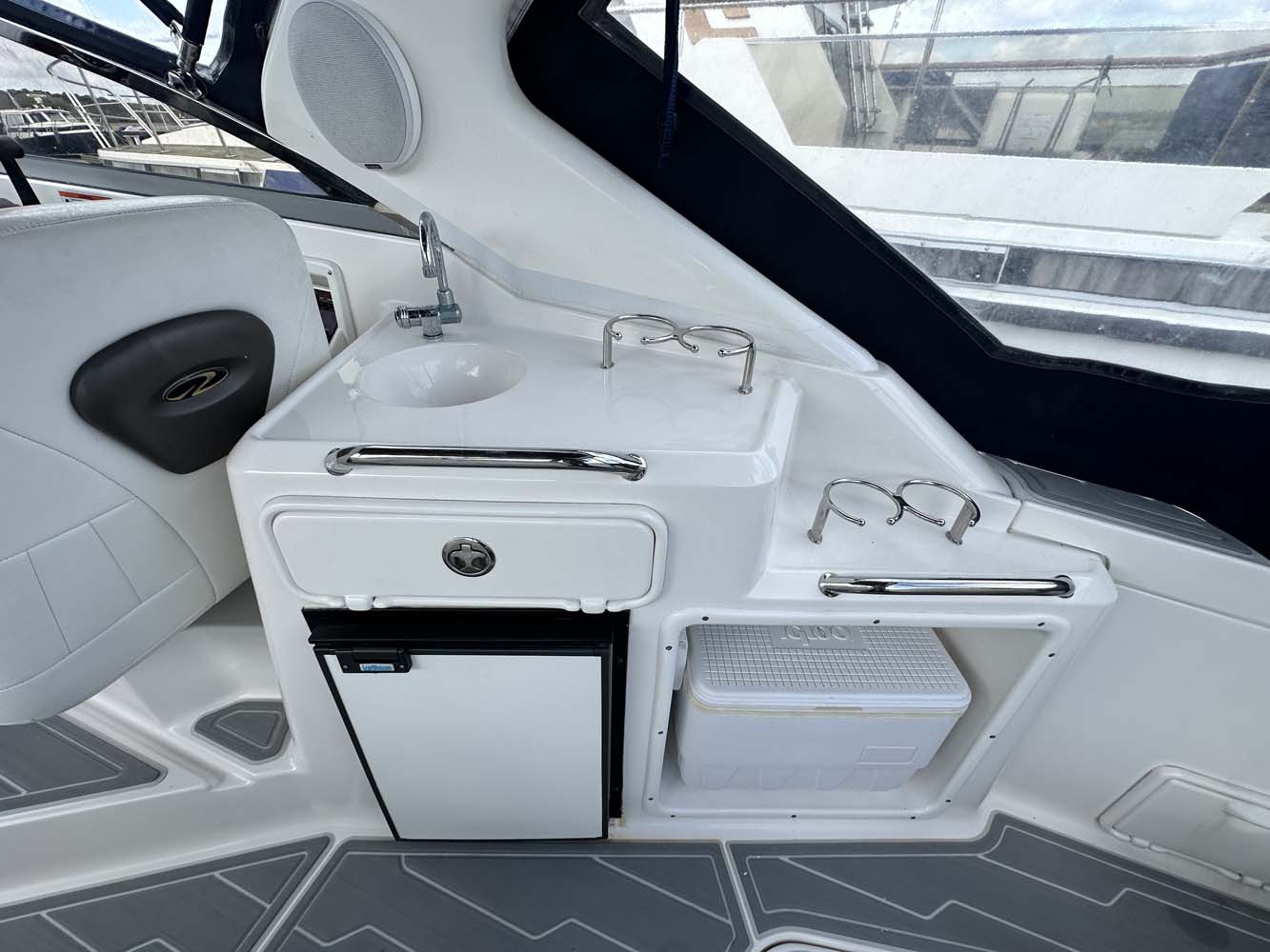 Regal 2860 Window Express For Sale | Blue Lagoon Marine | Used Boats ...
