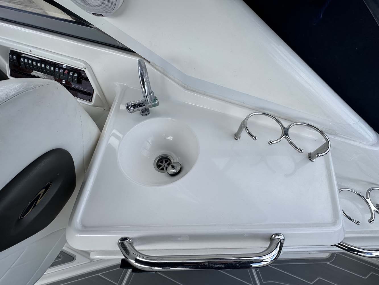 Regal 2860 Window Express For Sale | Blue Lagoon Marine | Used Boats ...