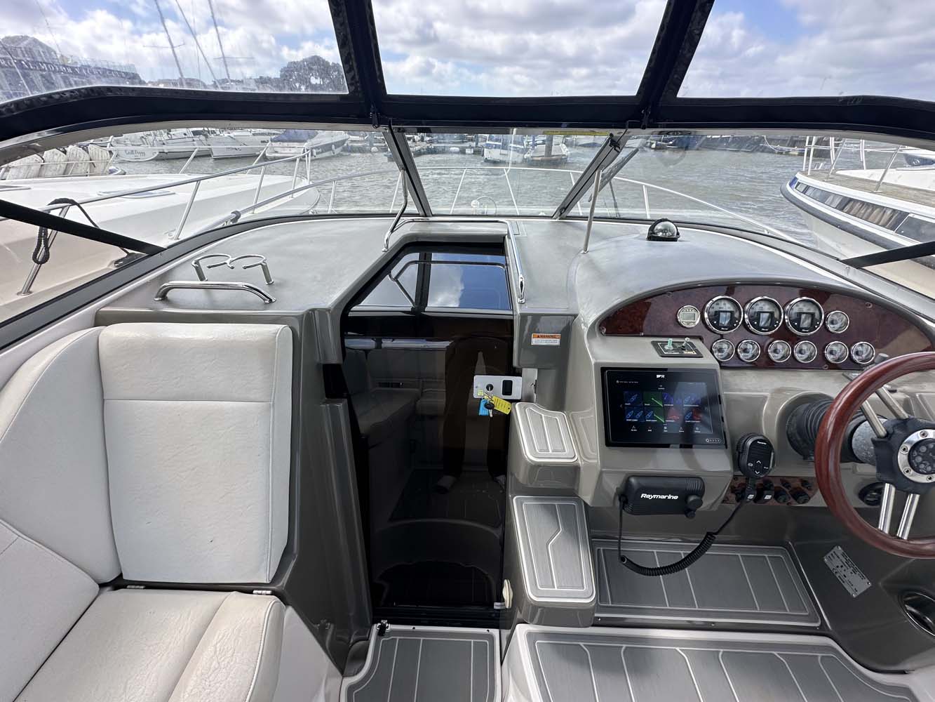Regal 2860 Window Express For Sale | Blue Lagoon Marine | Used Boats ...
